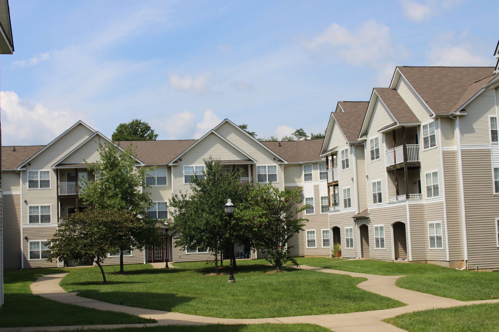Maple Avenue Apartments in Purcellville | Armiger Management
